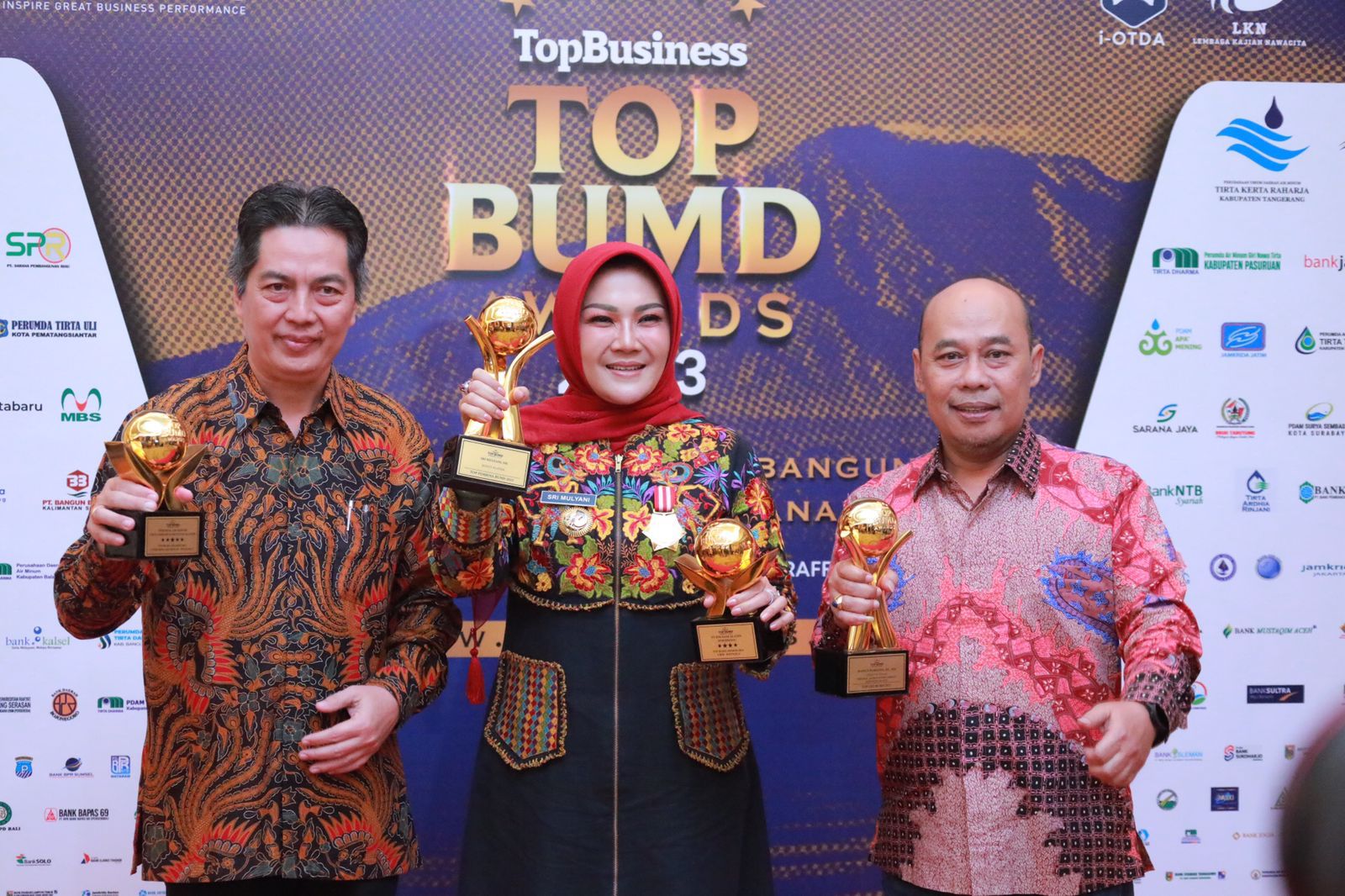 PENERIMAAN PENGHARGAAN BUMD AWARDS 2023 | Perumda Air Minum Tirta Merapi Kabupaten Klaten